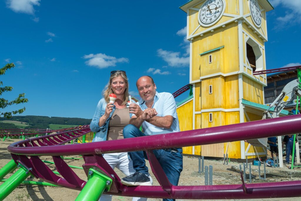 Erste Achterbahn eröffnet am 1. 7. im Eis-Greissler Erlebnispark ...