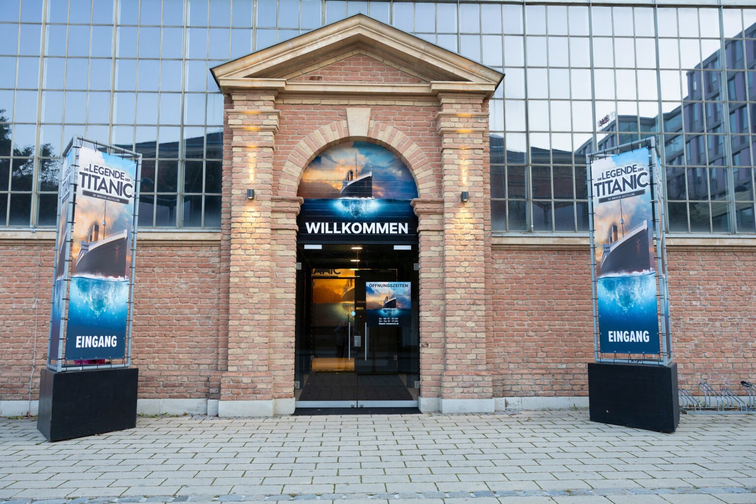 "Die Legende der TITANIC" feiert Eröffnung in der MARX HALLE - Wiener ...