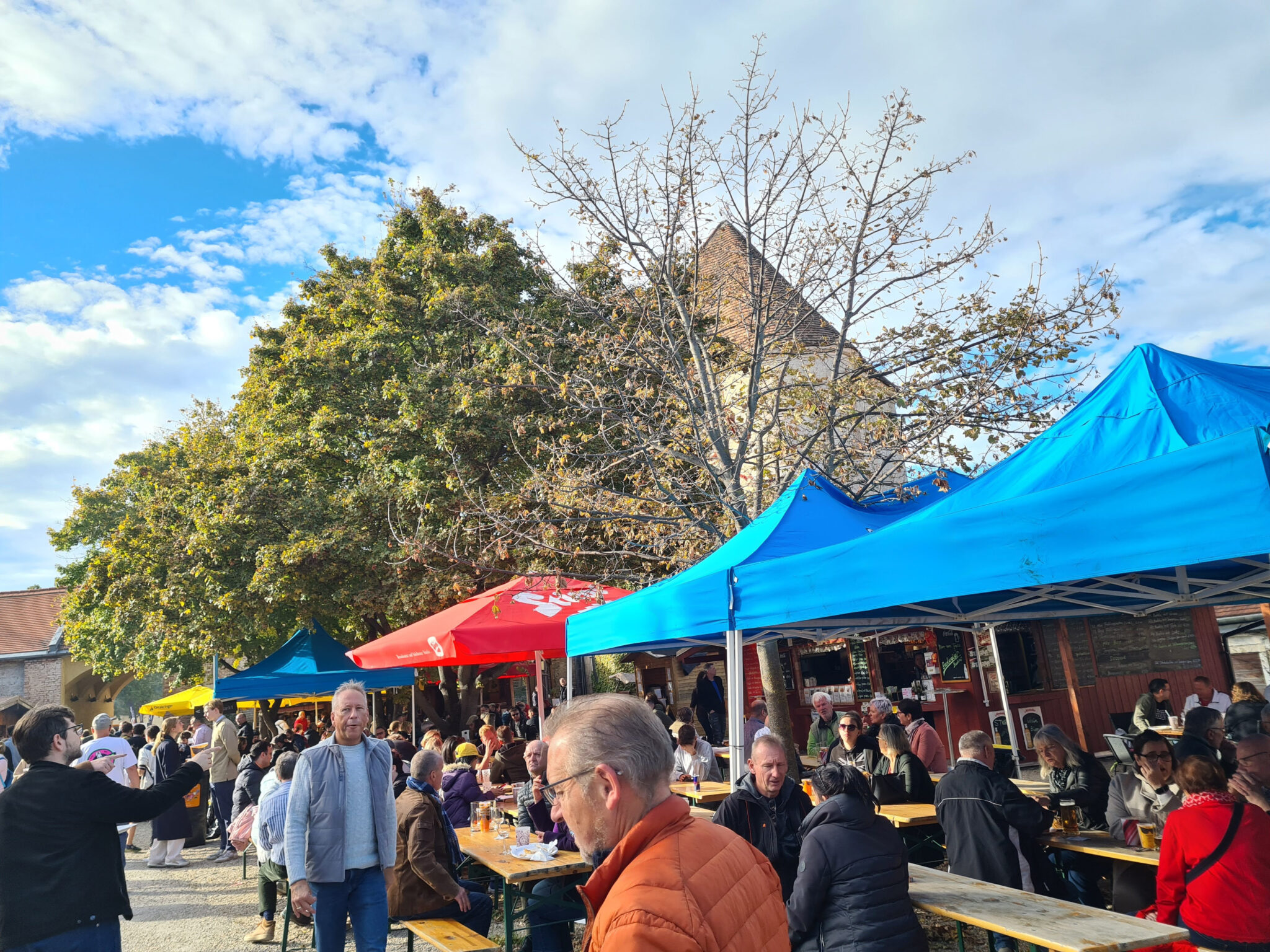 Wiener Wurstfest - Vienna BBQ Days heizen Simmering ein - Wiener ...